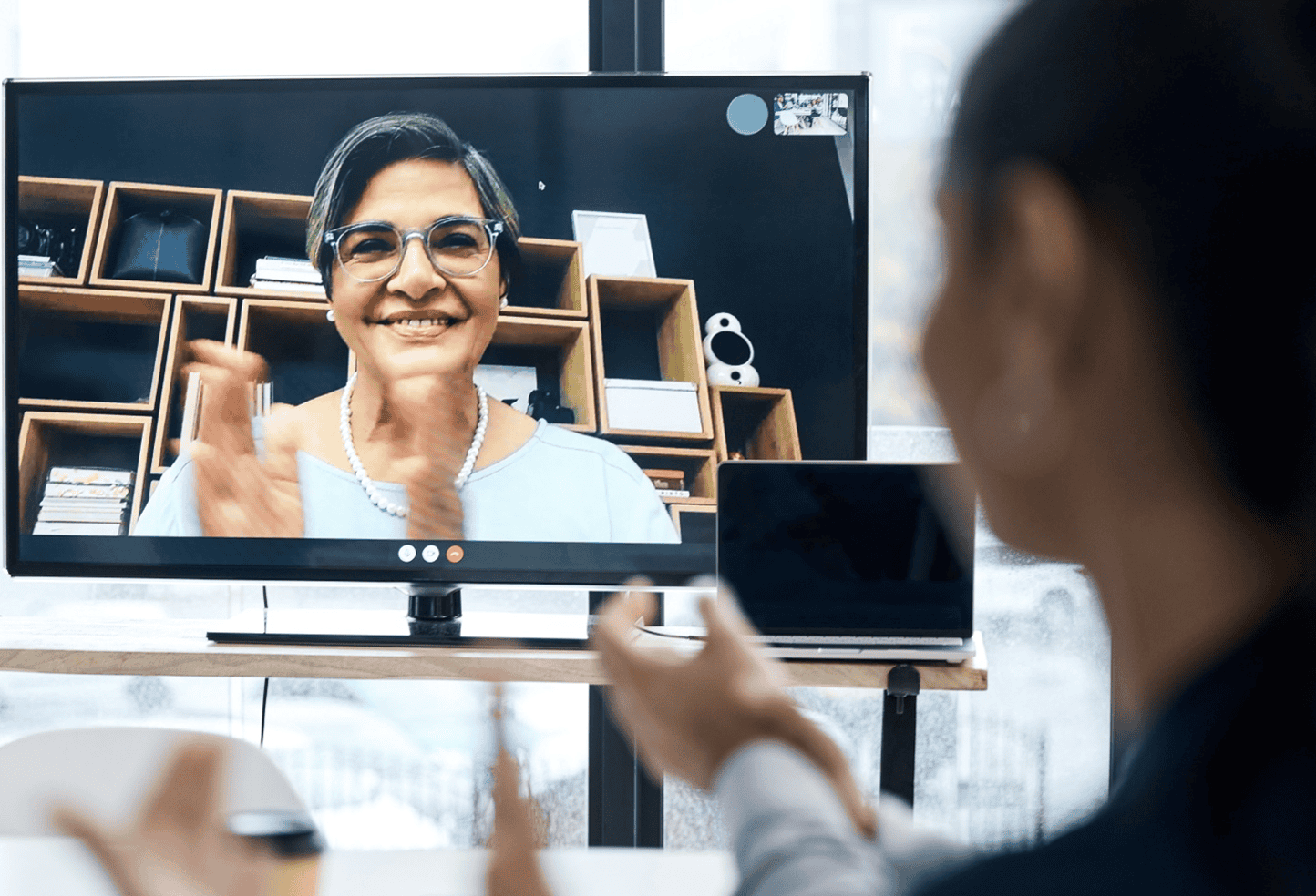 Crash Course: How to Run a LinkedIn Live Event