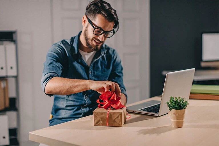 5 Key Elements to a Standout Customer Appreciation Package